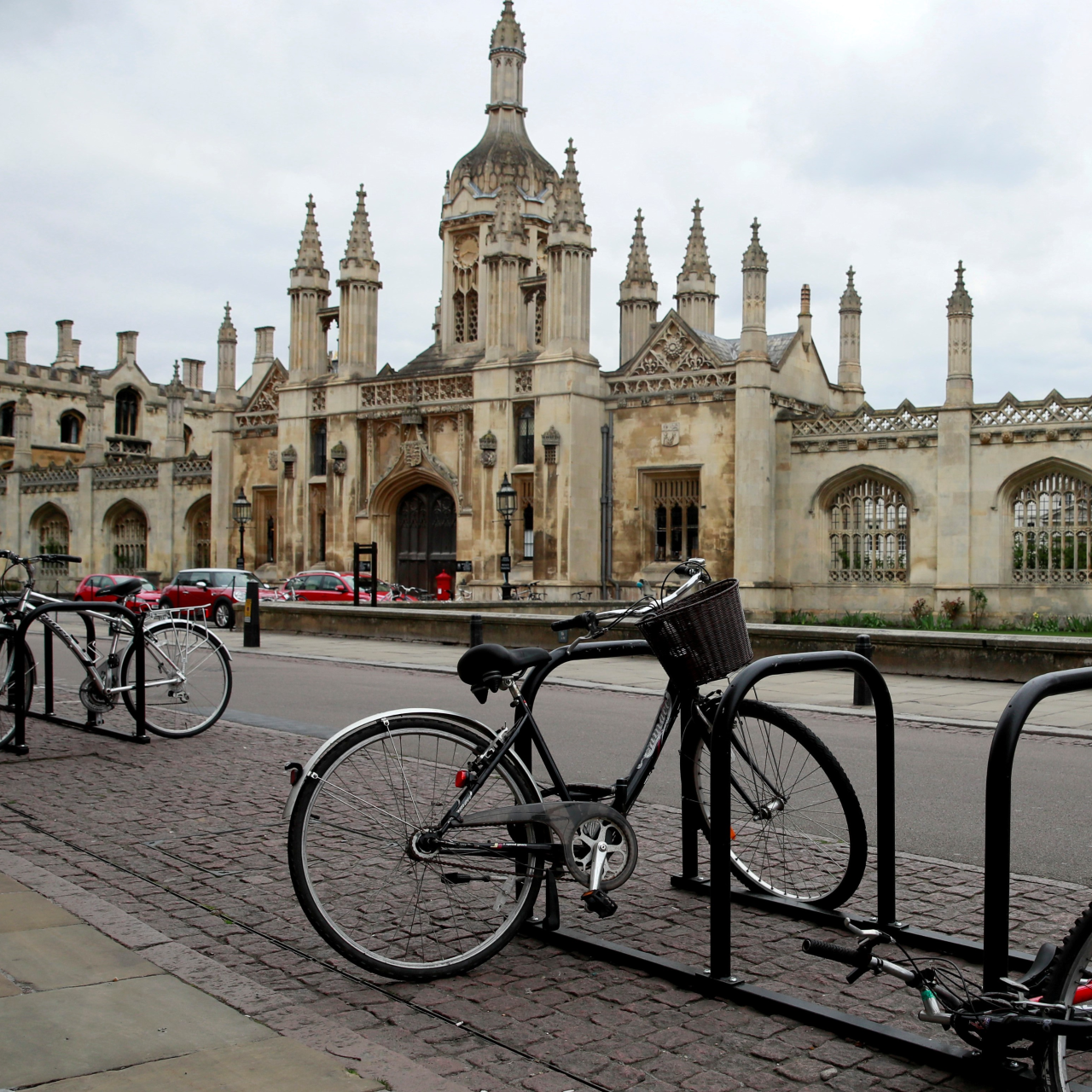 Cambridge University's lectures moved online until summer of 2021 - CGTN