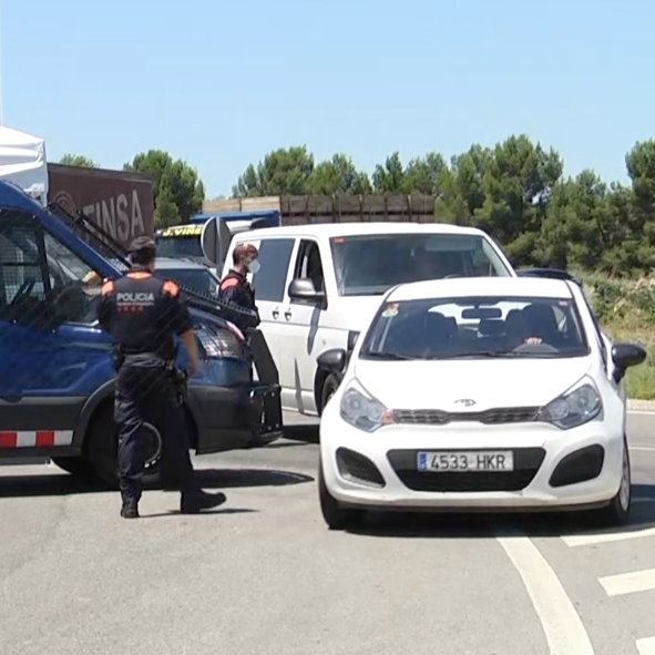 Frustration as strict lockdown roadblocks stop travel to Spanish city ...