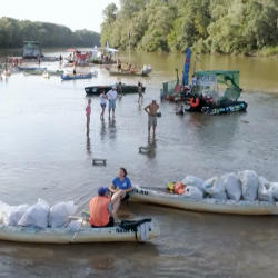 'Plastic Pirates' clean up trash from Hungary's Tisza River - CGTN
