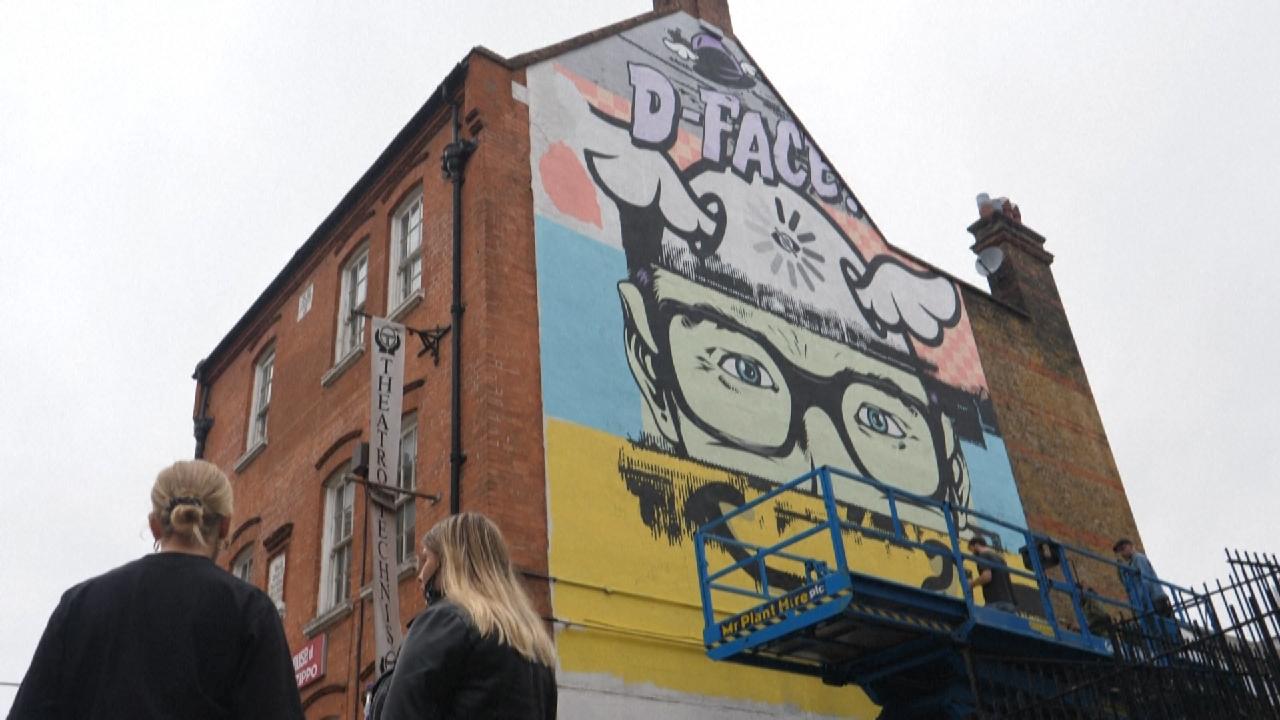 London's first mural festival aims to brighten up city's streets - CGTN