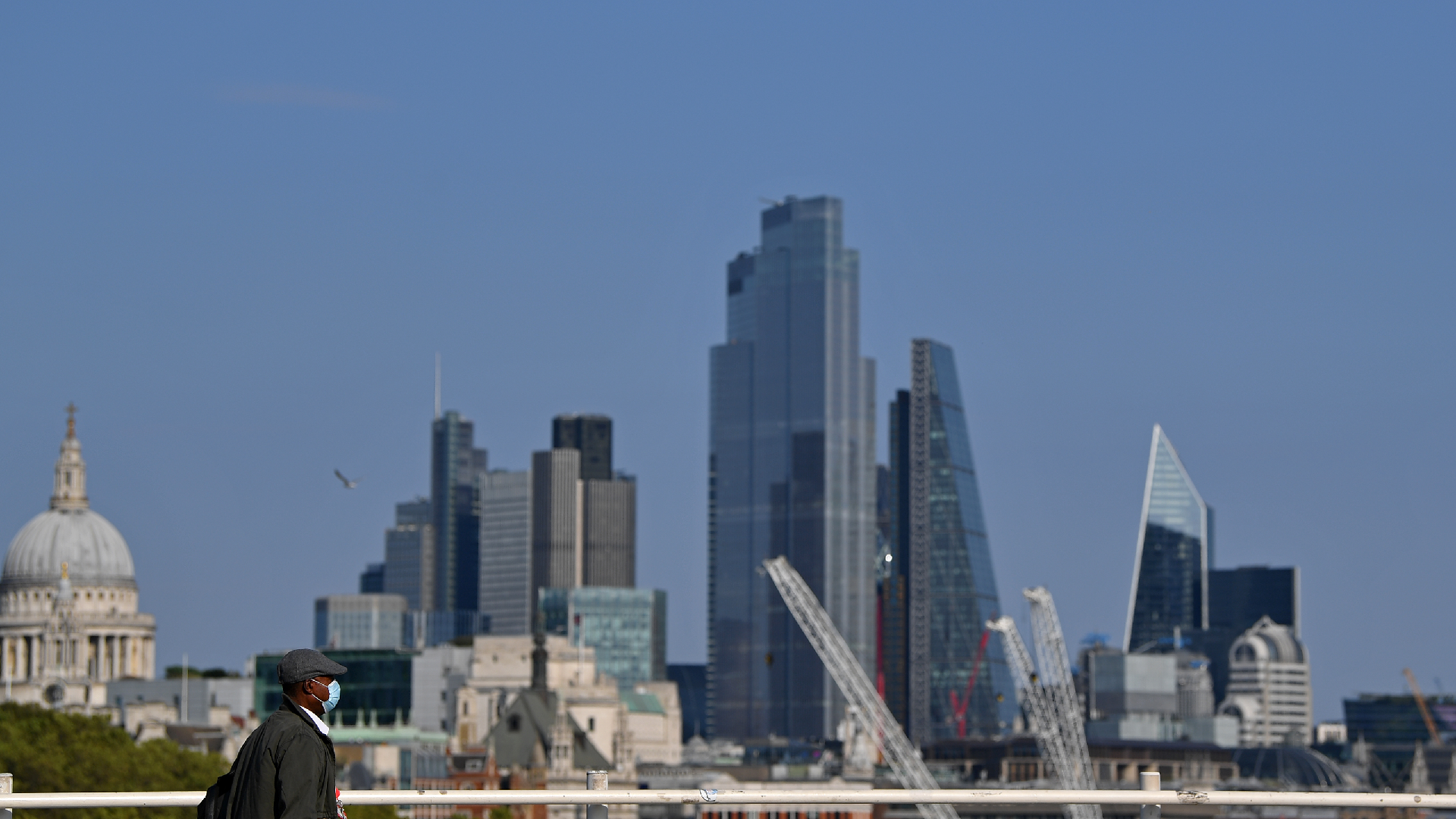 London closes gap on New York in financial center rankings - CGTN