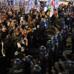 Police and anti-lockdown protesters face off in Leipzig - CGTN