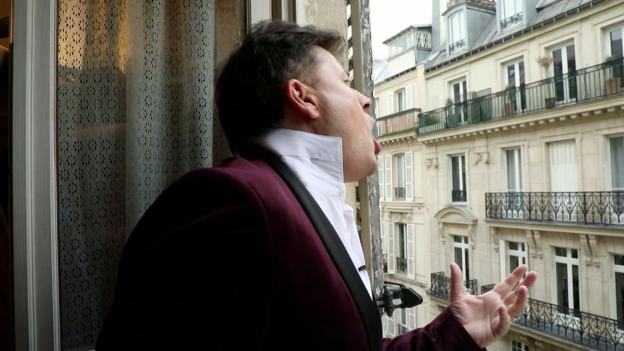 Meet Paris's lockdown opera singer, performing from his window - CGTN