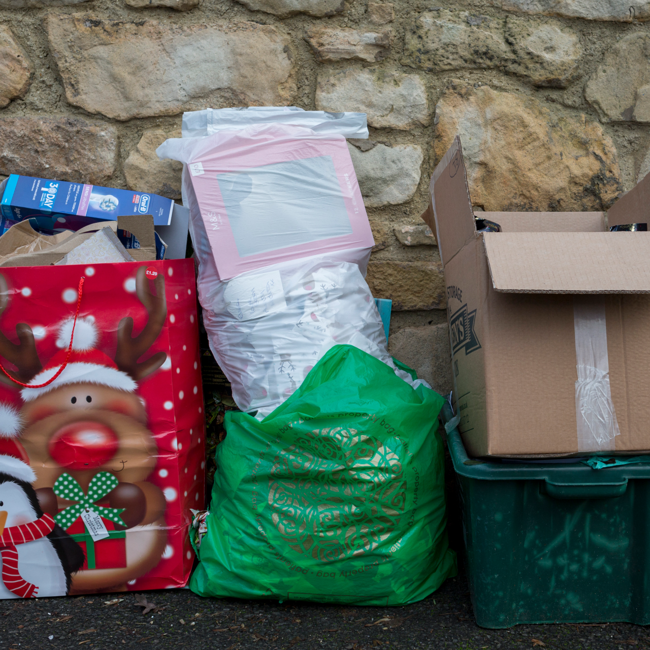 Concern grows over waste packaging from online shopping boom - CGTN