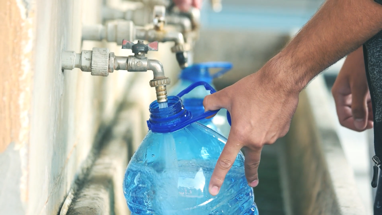 Why 50% of the world's clean water is stolen every year - CGTN