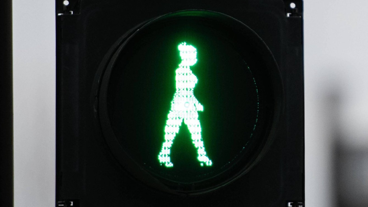 Green women introduced on London traffic lights - CGTN