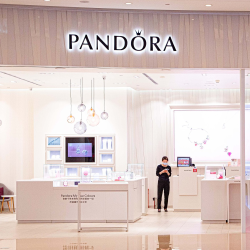 Lab-made diamonds are forever: Pandora drops mined gems - CGTN