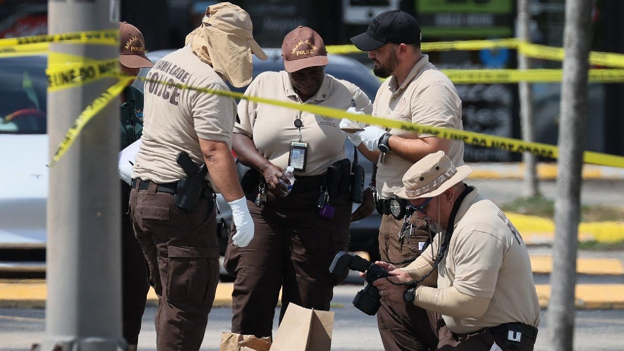 Two dead and over 20 injured in Miami shooting as police launch search ...