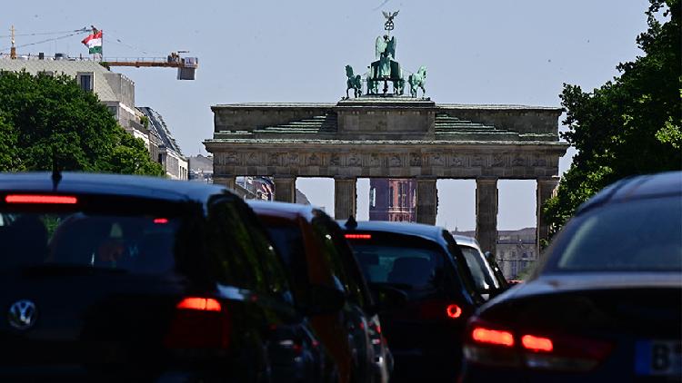 Germany 'persistently' broke air pollution limits, rules EU top court ...