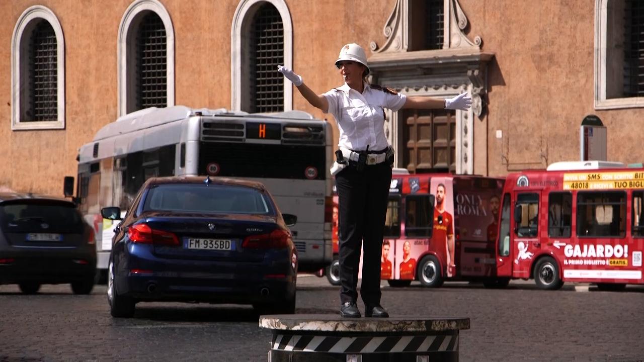 Rome welcomes its first female traffic director in 40 years - CGTN