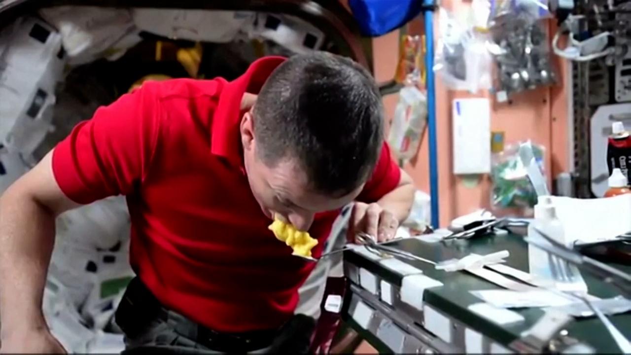 Space spoon: Why a new utensil could revolutionize astronauts' meals - CGTN