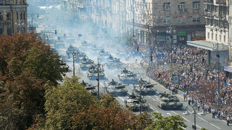 Ukraine marks Independence Day and vows to take back Crimea - CGTN