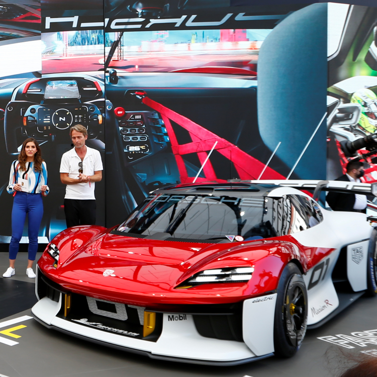 Electric vehicles in the overtaking lane at Germany's famous auto show ...