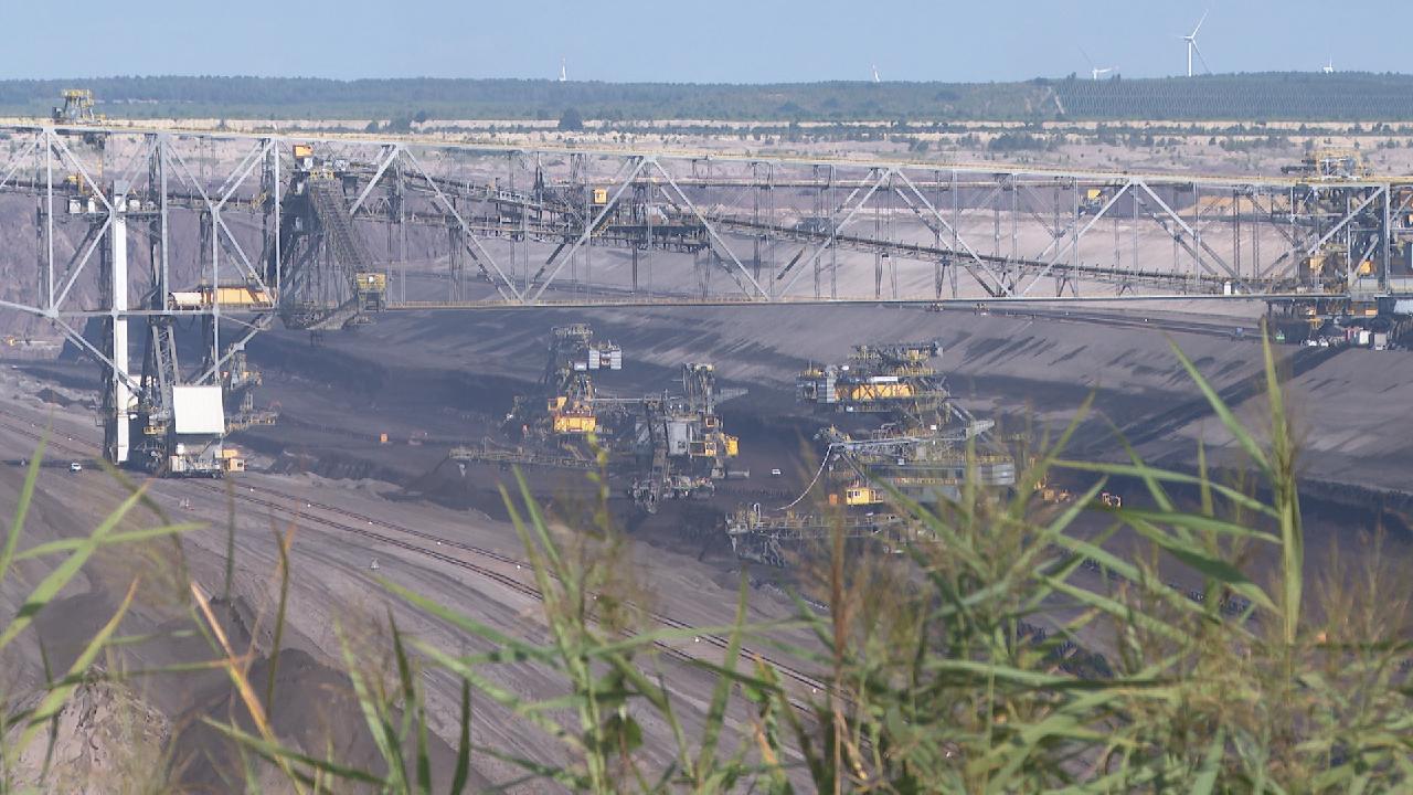 Germany's coal conundrum divides chancellor candidates - CGTN