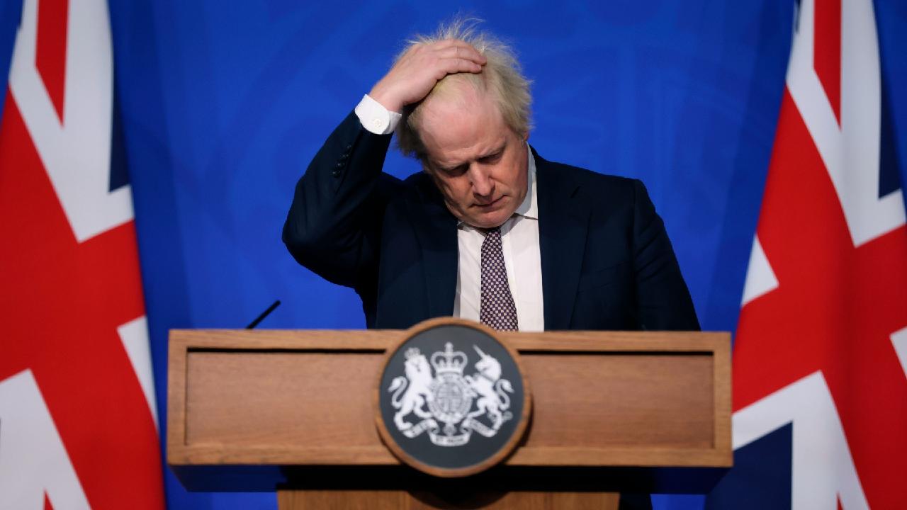 UK split over restrictions as England cuts COVID-19 isolation period - CGTN