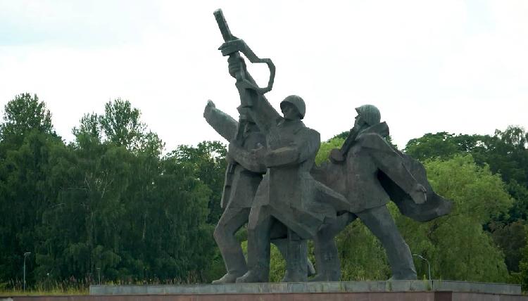 Latvia to remove dozens of Soviet-era monuments - CGTN