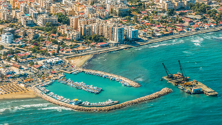 Russians among wealthy who bought EU passports via Cyprus, says audit ...