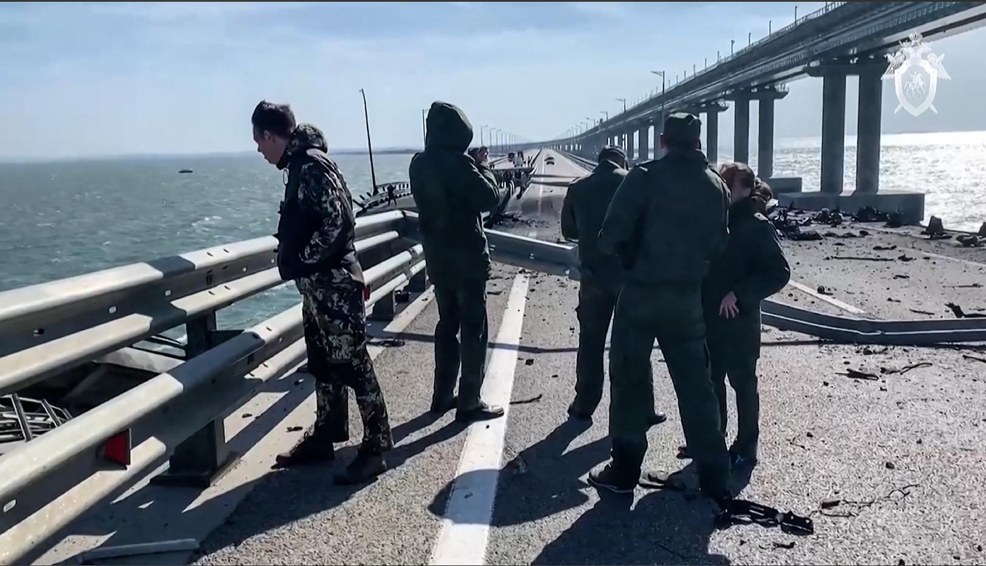 Ukraine conflict - day 228: Russian divers check damaged Crimea bridge ...