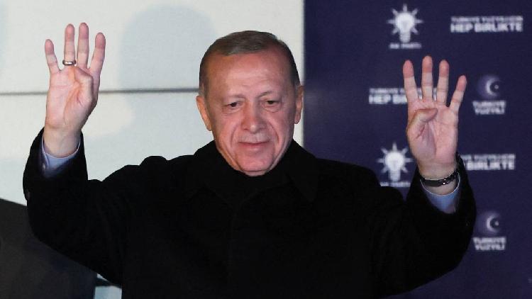 Turkiye's Erdogan poised to win re-election as vote goes to runoff - CGTN