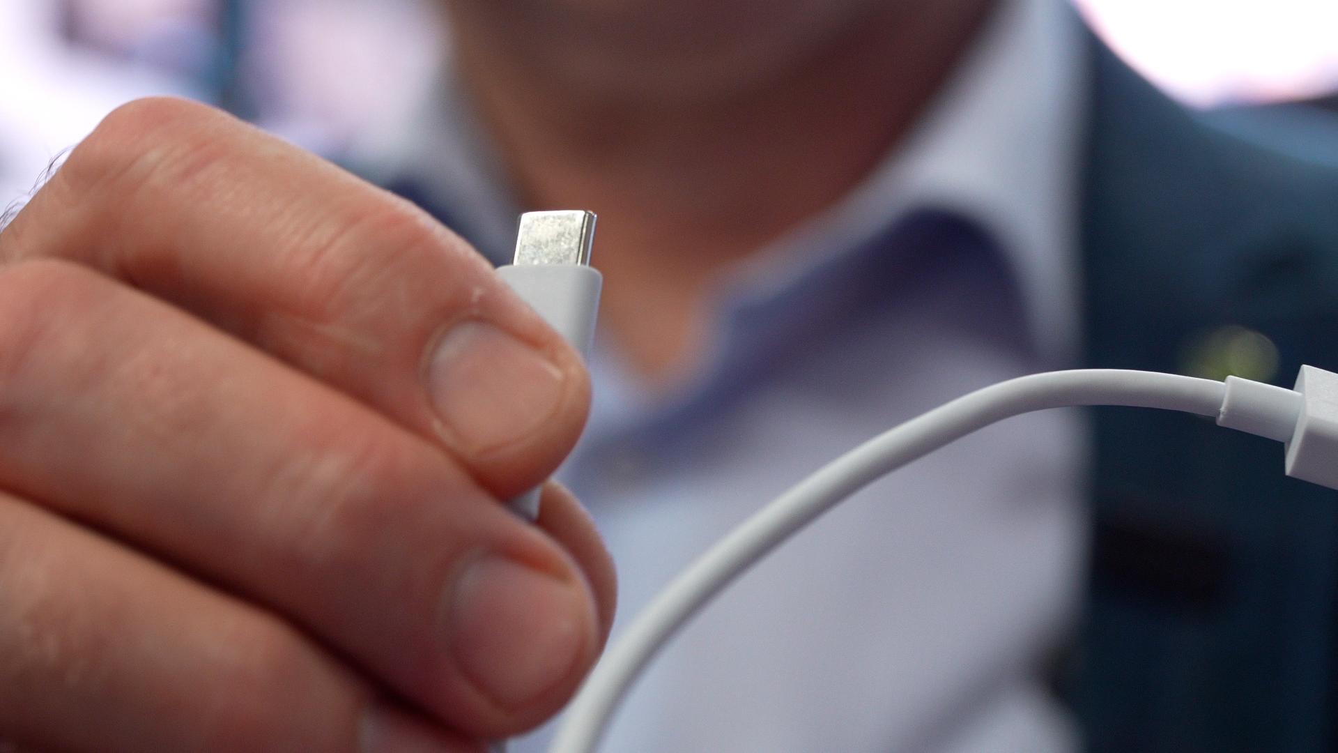 iPhone changing its connector to USB is not enough to reduce e-waste - CGTN