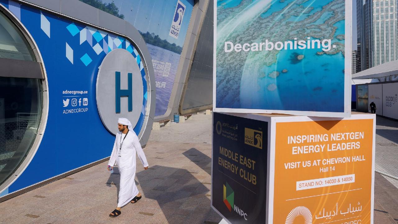 Decarbonisation dominates world's largest energy exhibition - CGTN
