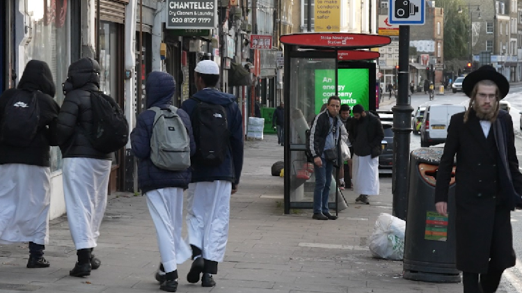 Jewish and Muslim communities unite in London amid rise in UK hate crimes - CGTN