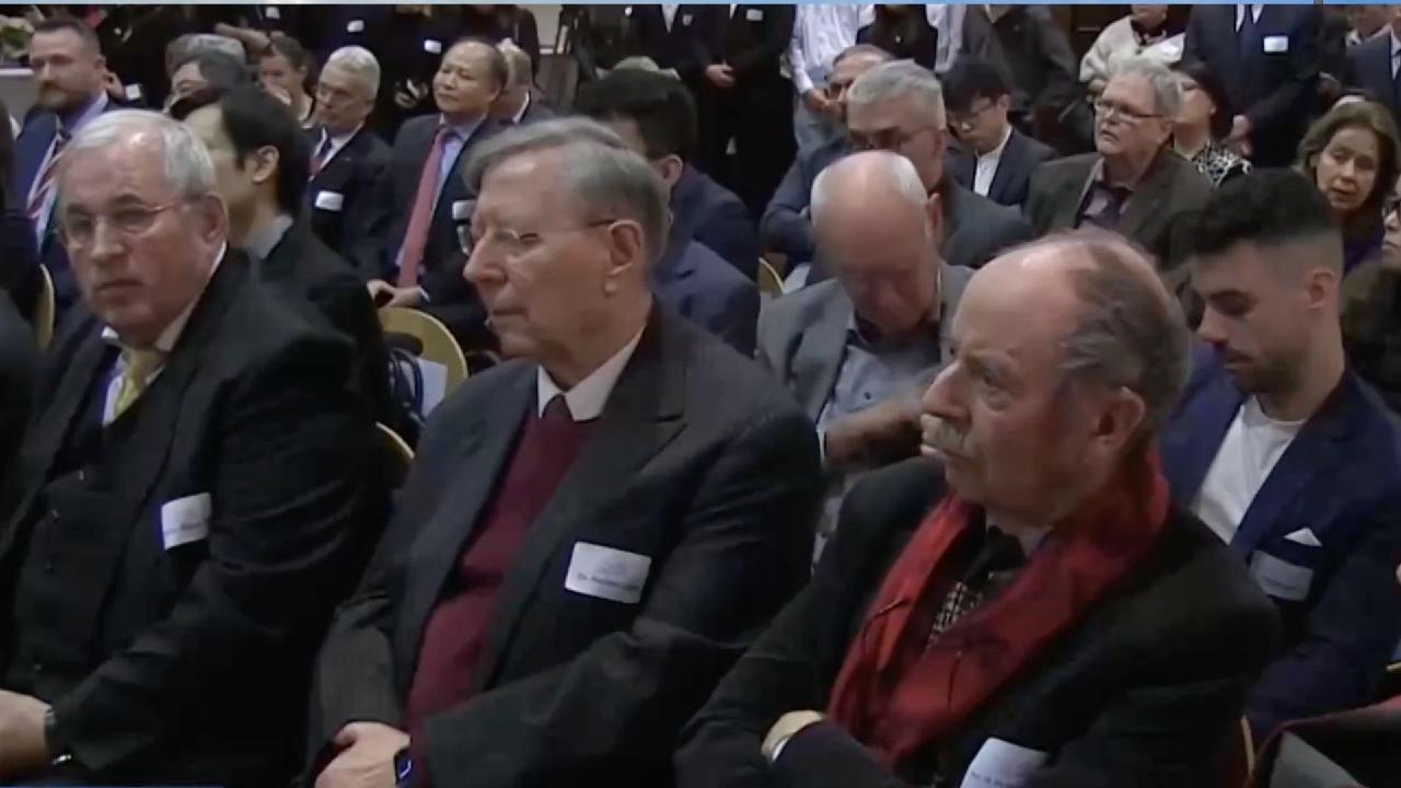 Chinese-German friendship marked at Frankfurt awards ceremony - CGTN