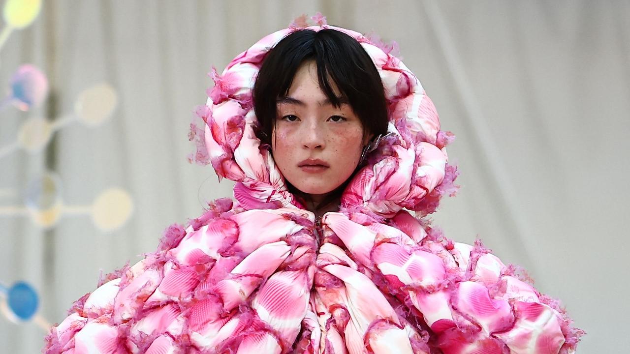 Chinese designers shine at London Fashion Week - CGTN