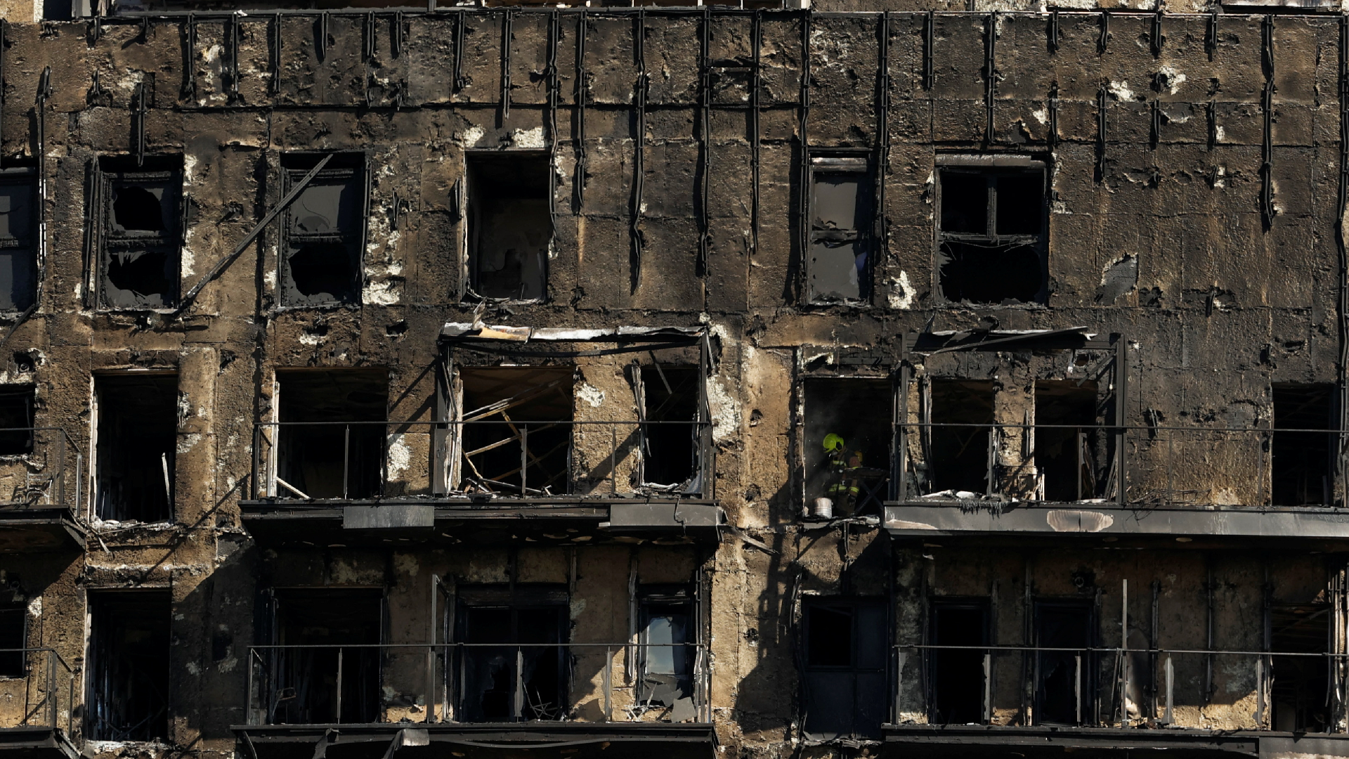 Death toll mounts after fire devastates Valencia apartment block - CGTN