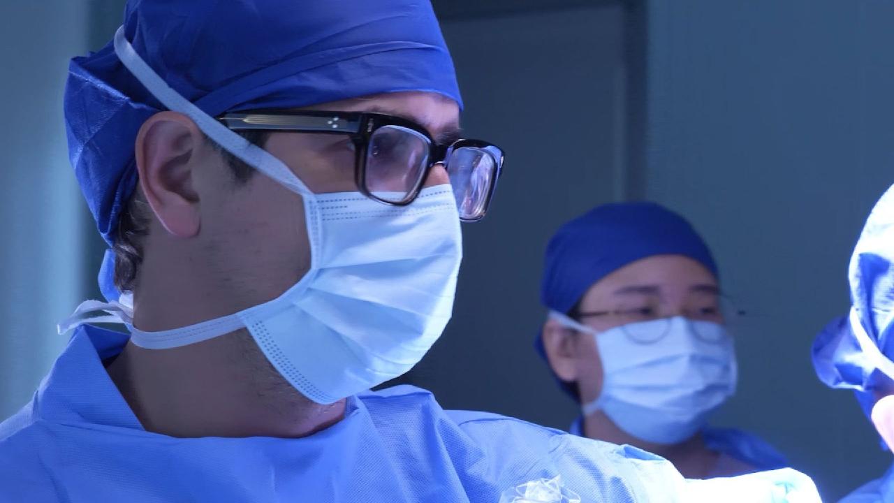 Through My Eyes - Spain's 'Robin Hood surgeon' - CGTN