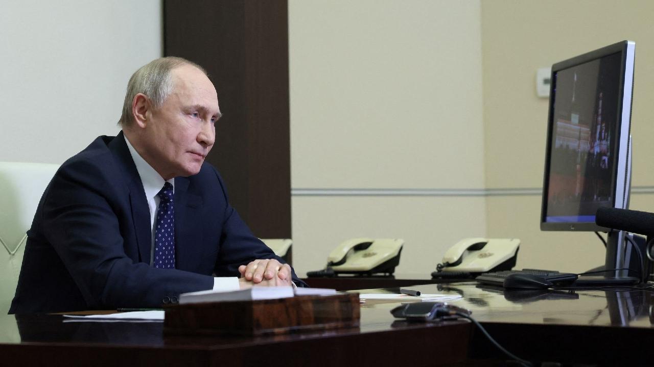 Trump and Putin discuss moves to end Ukraine war in long phone call - CGTN