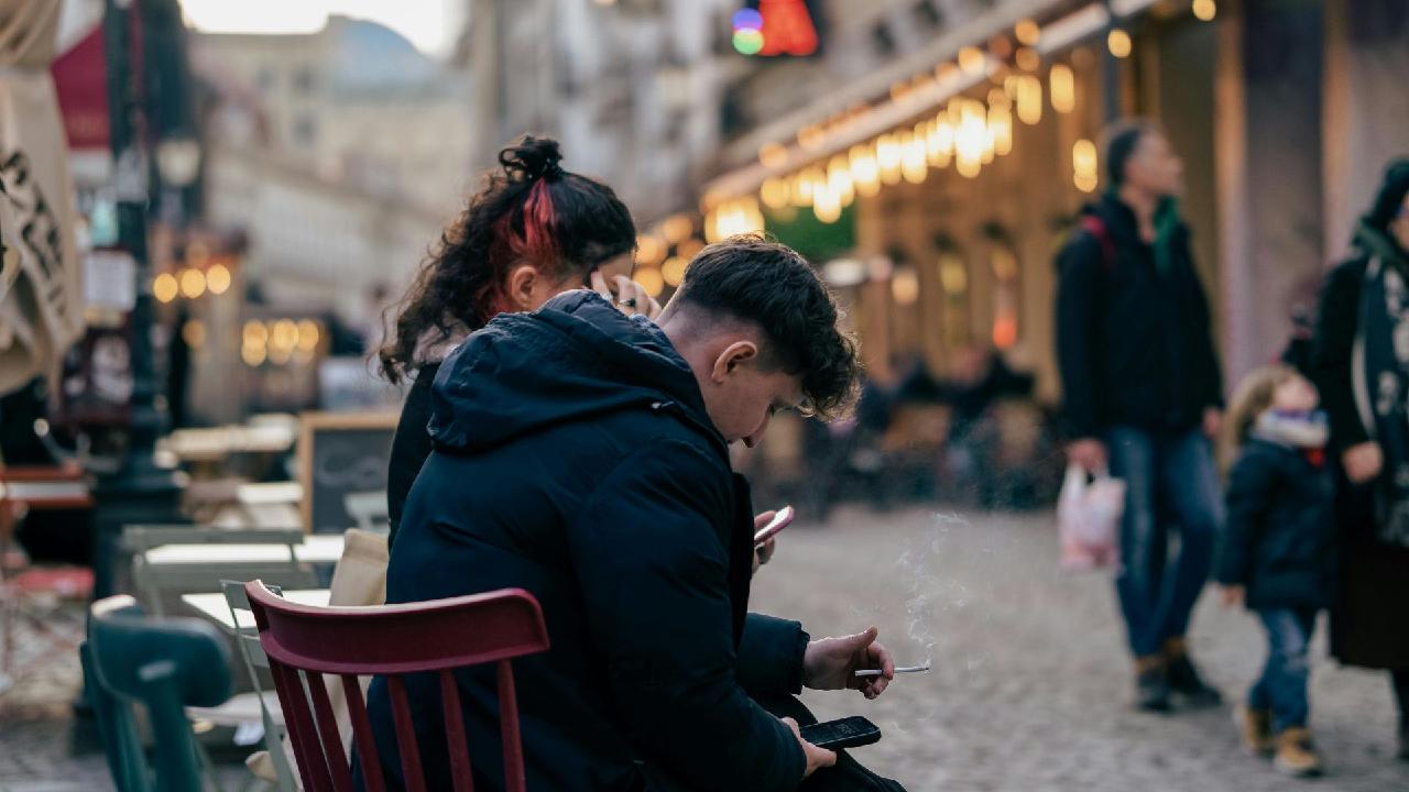 UK passes anti-smoking law in bid to create smoke-free generation - CGTN