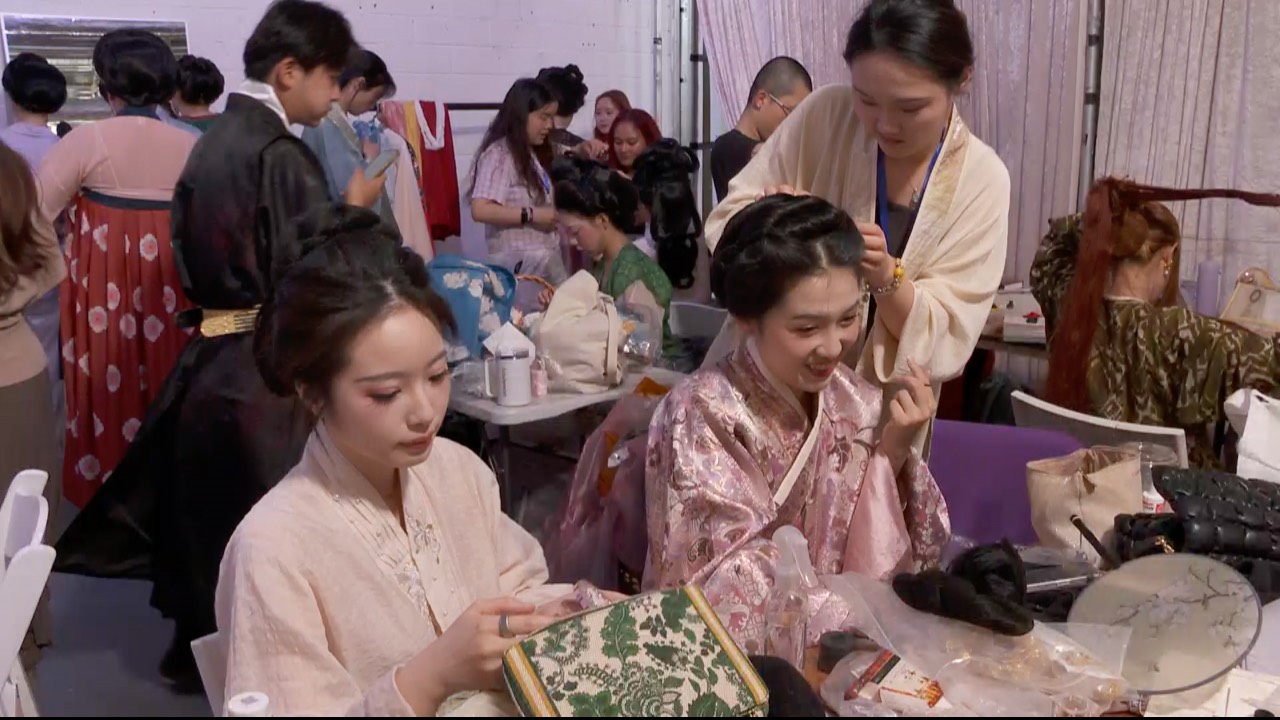 Ancient Chinese fashion finds a new stage in London - CGTN