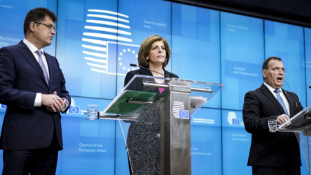 EU health ministers criticize member states banning face masks exports ...