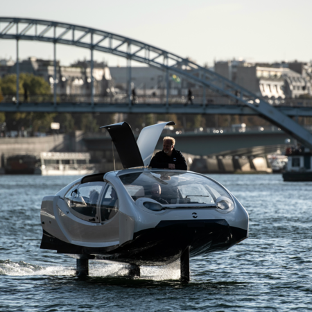 'Flying taxi' tested on the Seine river in Paris - CGTN
