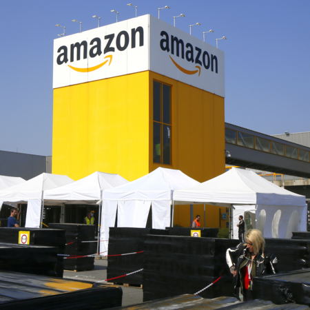 Amazon's France shutdown continues in coronavirus safety stand-off - CGTN